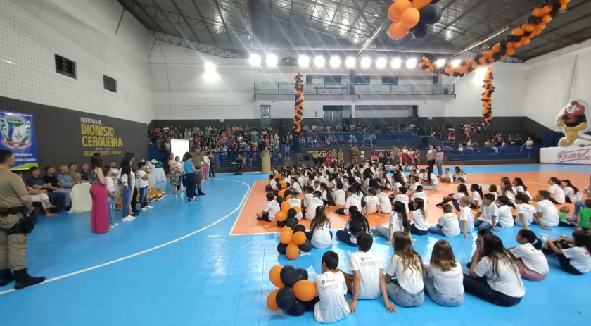 Programa Proerd forma 190 alunos