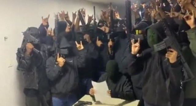 Facção criminosa Los Lobos assume a responsabilidade pela mo