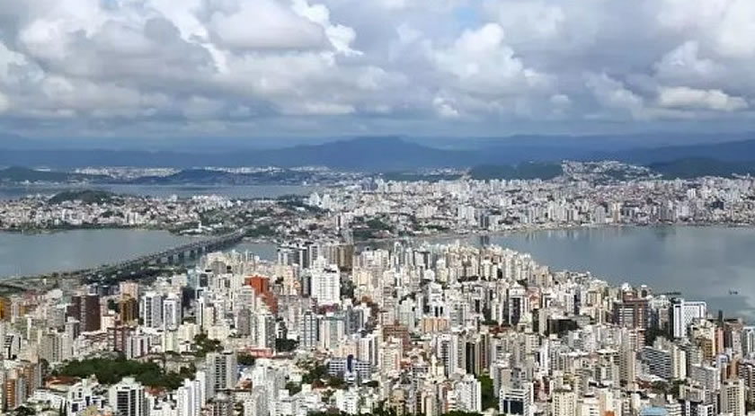 SC é o 10º estado mais populoso e tem 75% da população viven
